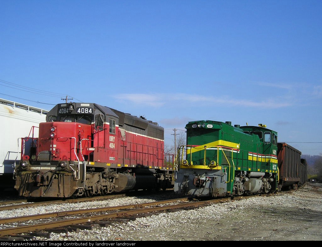 HLCX 1401 & IORY 4084 In The Yard Looking For Work
